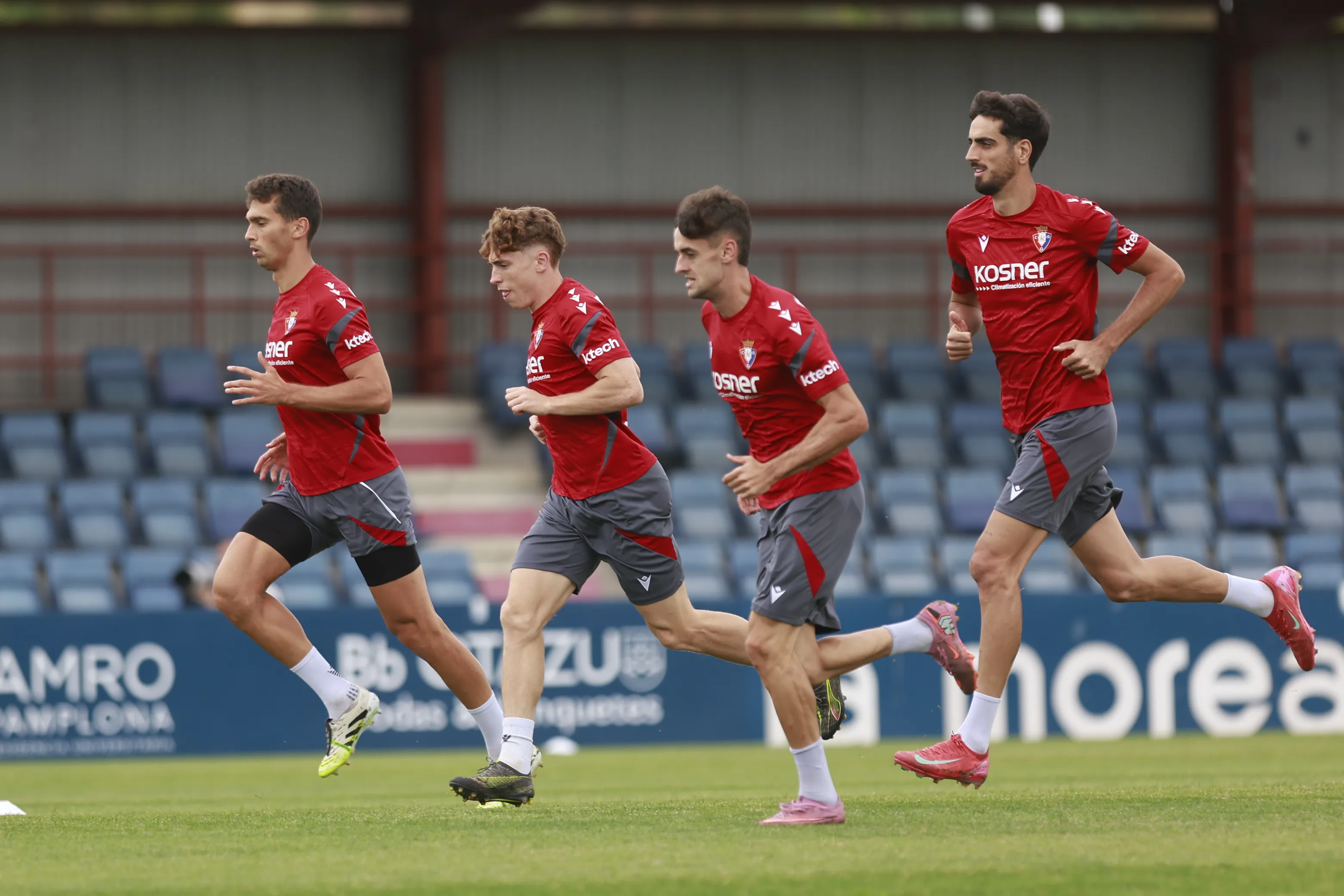 Osasuna regresa al trabajo y completa la primera sesión de la semana ...
