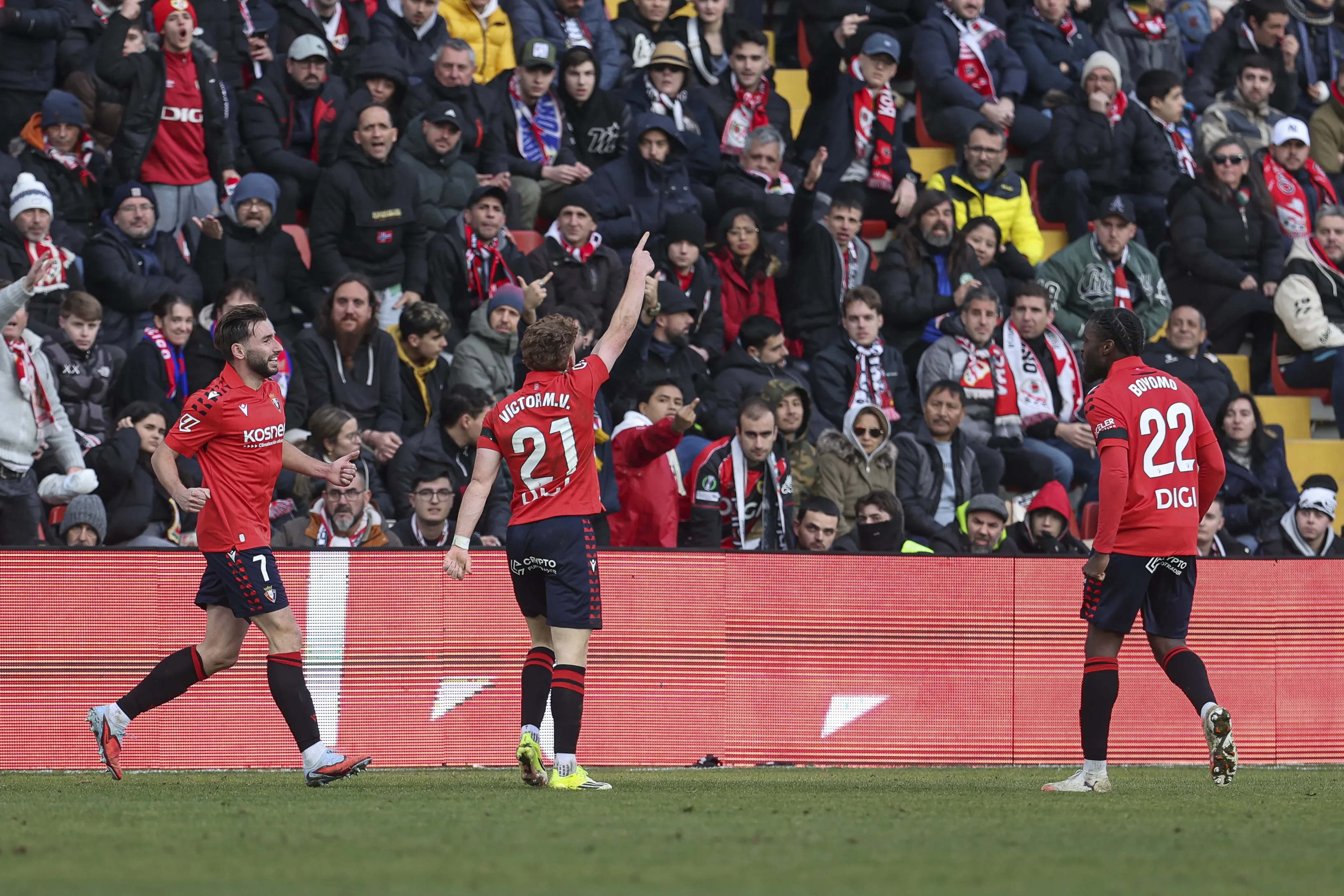 Osasuna suma su primera victoria de visitante a base de fe (1-3) - Osasuna